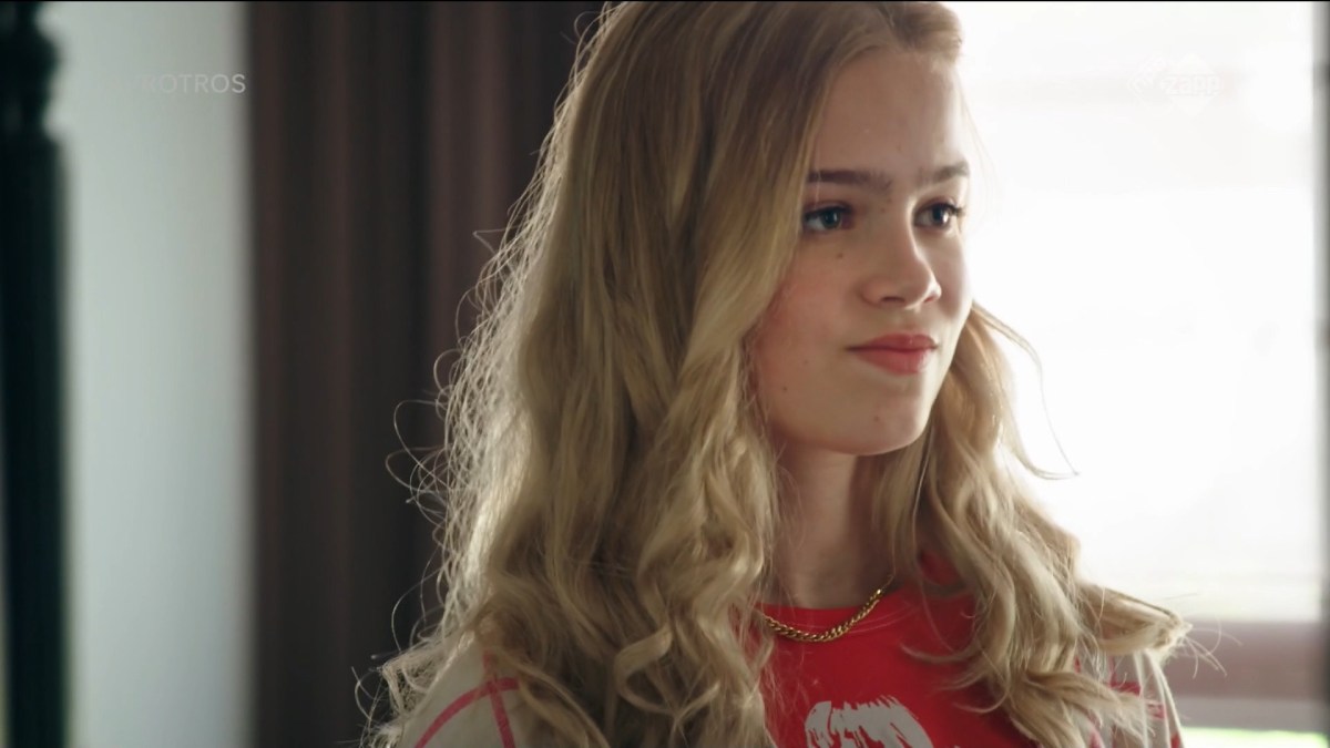 @Romy_BrugklasTV – Vidcaps