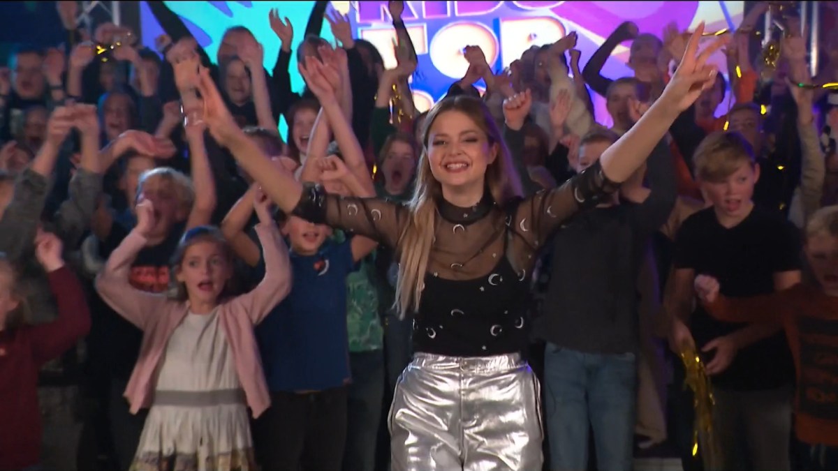 Stefania Liberakakis – Vidcaps