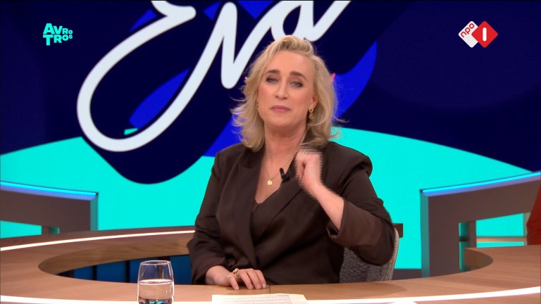 Eva Jinek – Vidcaps